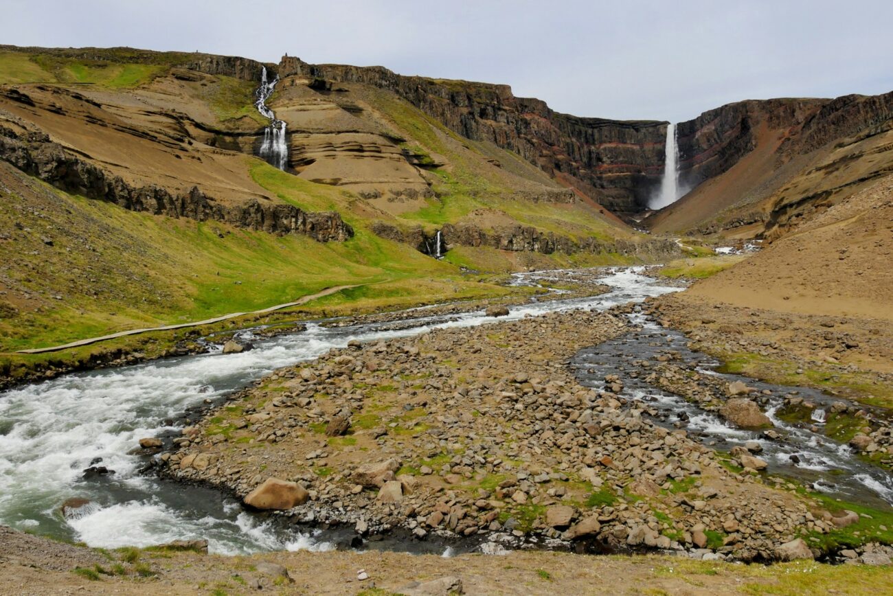 Hengifoss Wasserfall - Wanderung zu Islands spektakulärem Basaltwunder ...